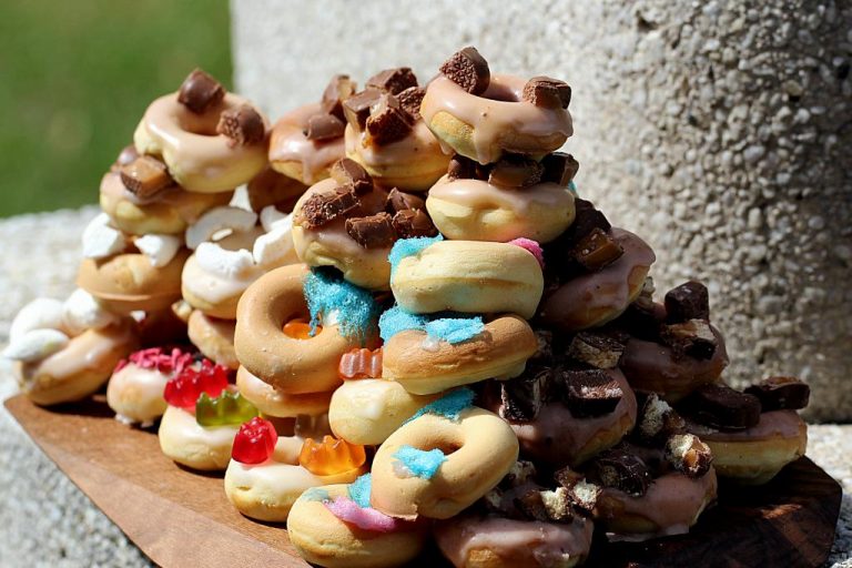 Mini-dounuts - Den nemmeste opskrift der findes!