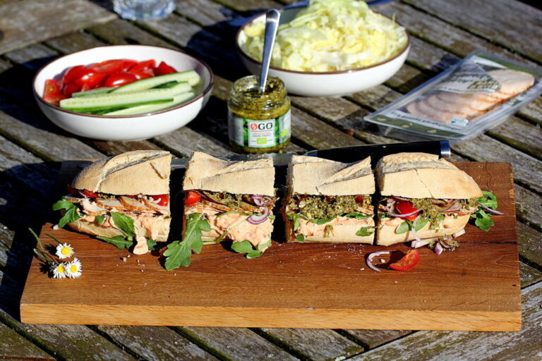 Madpakke tema: Sandwich med rucola, salsadressing, pesto og kylling fra ...