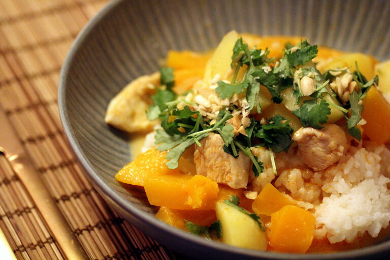 Opskrift på Massaman chicken curry