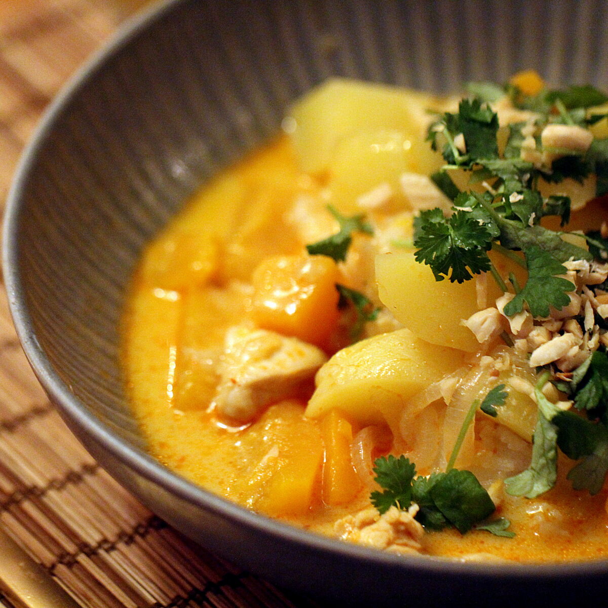 Opskrift på Massaman chicken curry