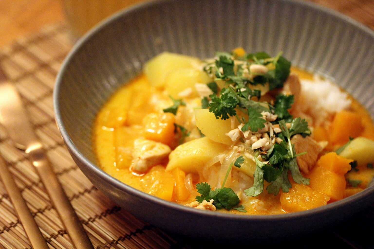 Opskrift på Massaman chicken curry